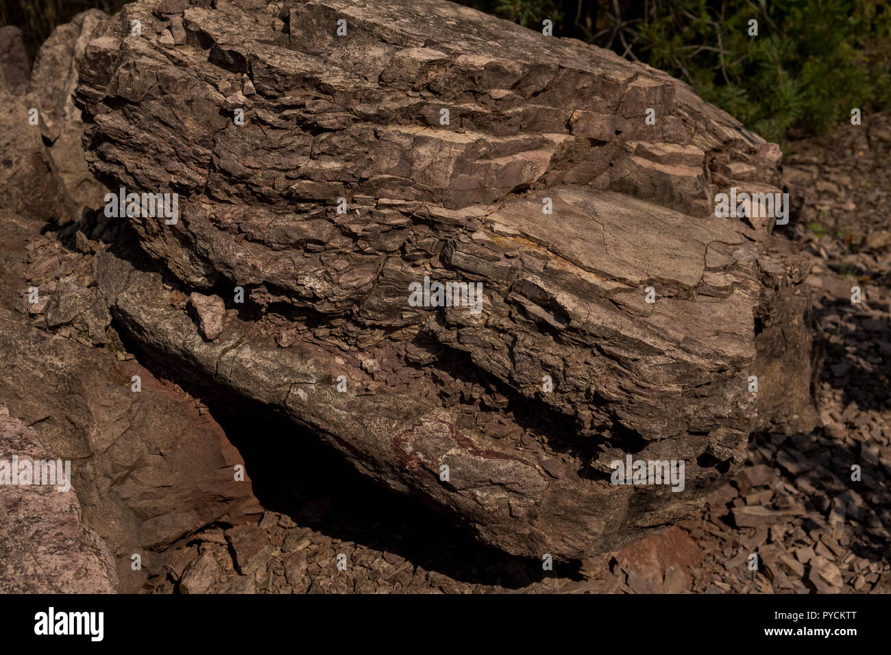 Large rock fracture hi-res stock photography and images - Alamy