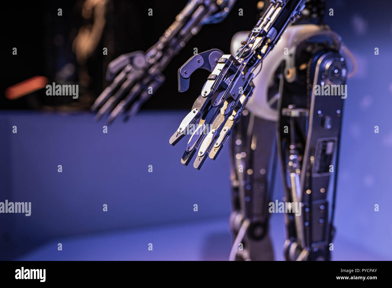 Droid metal hand with servos, controlled by artificial intelligence ...