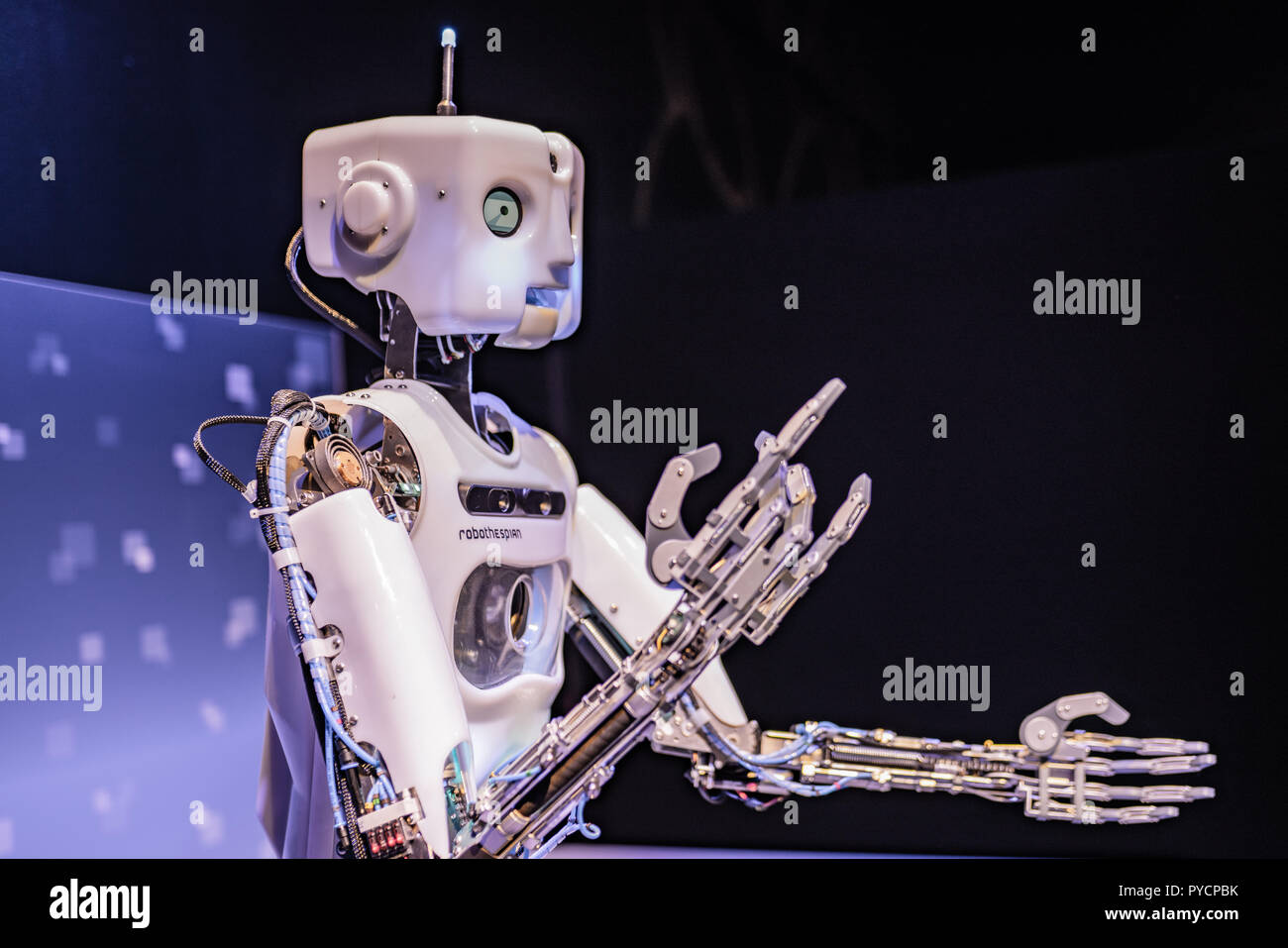 Portland, OR / USA - July 14 2018: Mechanized robot at the entrance of ...