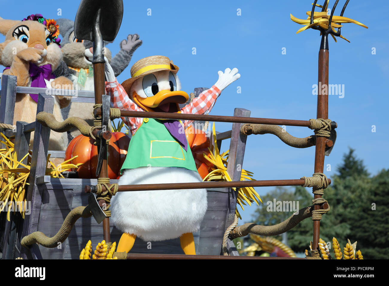 Donald duck and eurodisney hi-res stock photography and images - Alamy