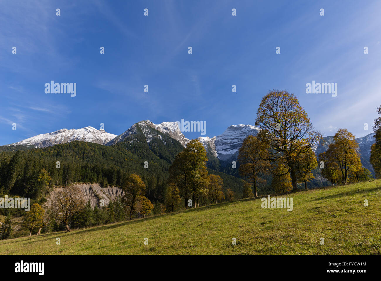 Narrow valley hi-res stock photography and images - Alamy