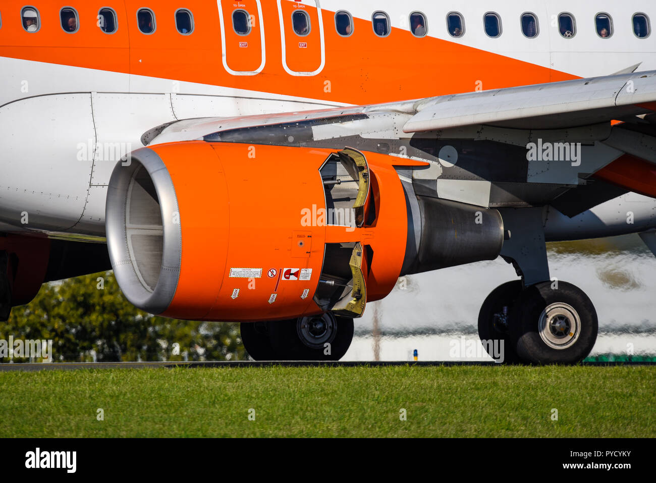 Jet thrust hi-res stock photography and images - Alamy