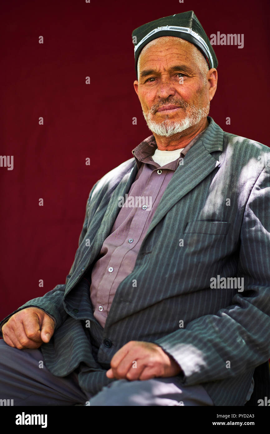 Central asia man hi-res stock photography and images - Alamy