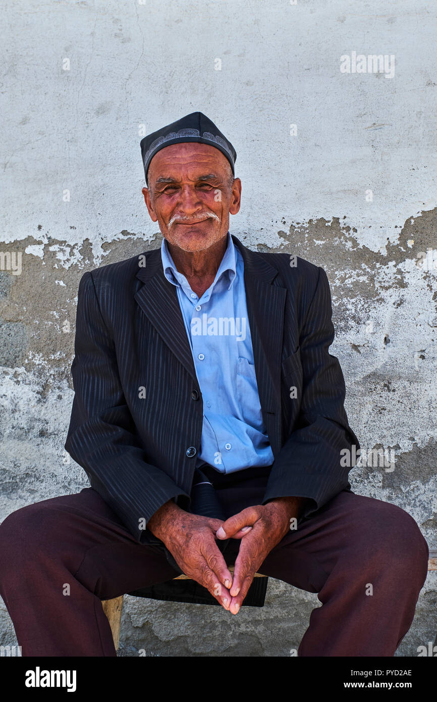Tajik man hi-res stock photography and images - Alamy