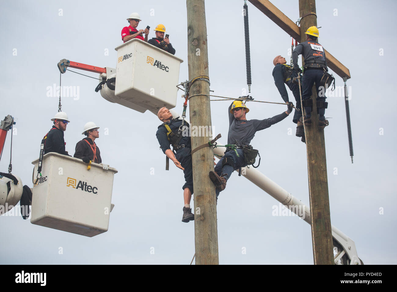 Lineman rodeo hi-res stock photography and images - Alamy