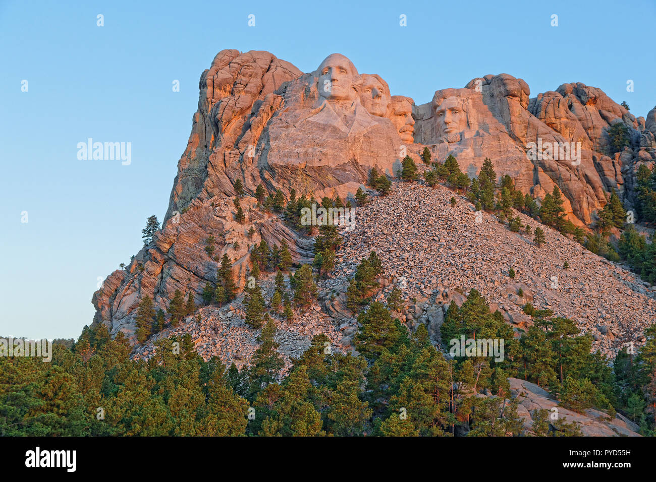Faces four presidents mount rushmore hi-res stock photography and ...