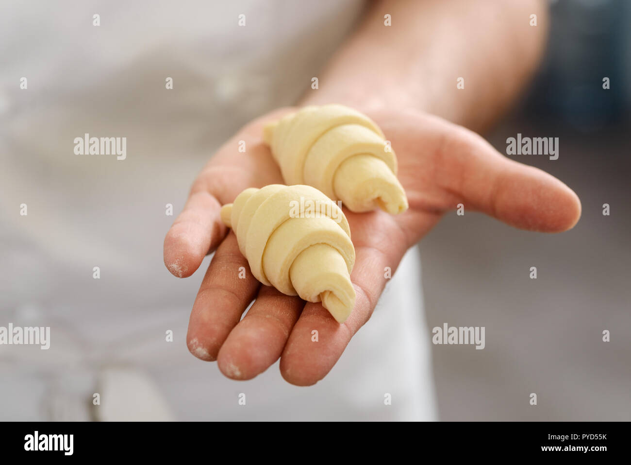 Bakers hand hi-res stock photography and images - Alamy