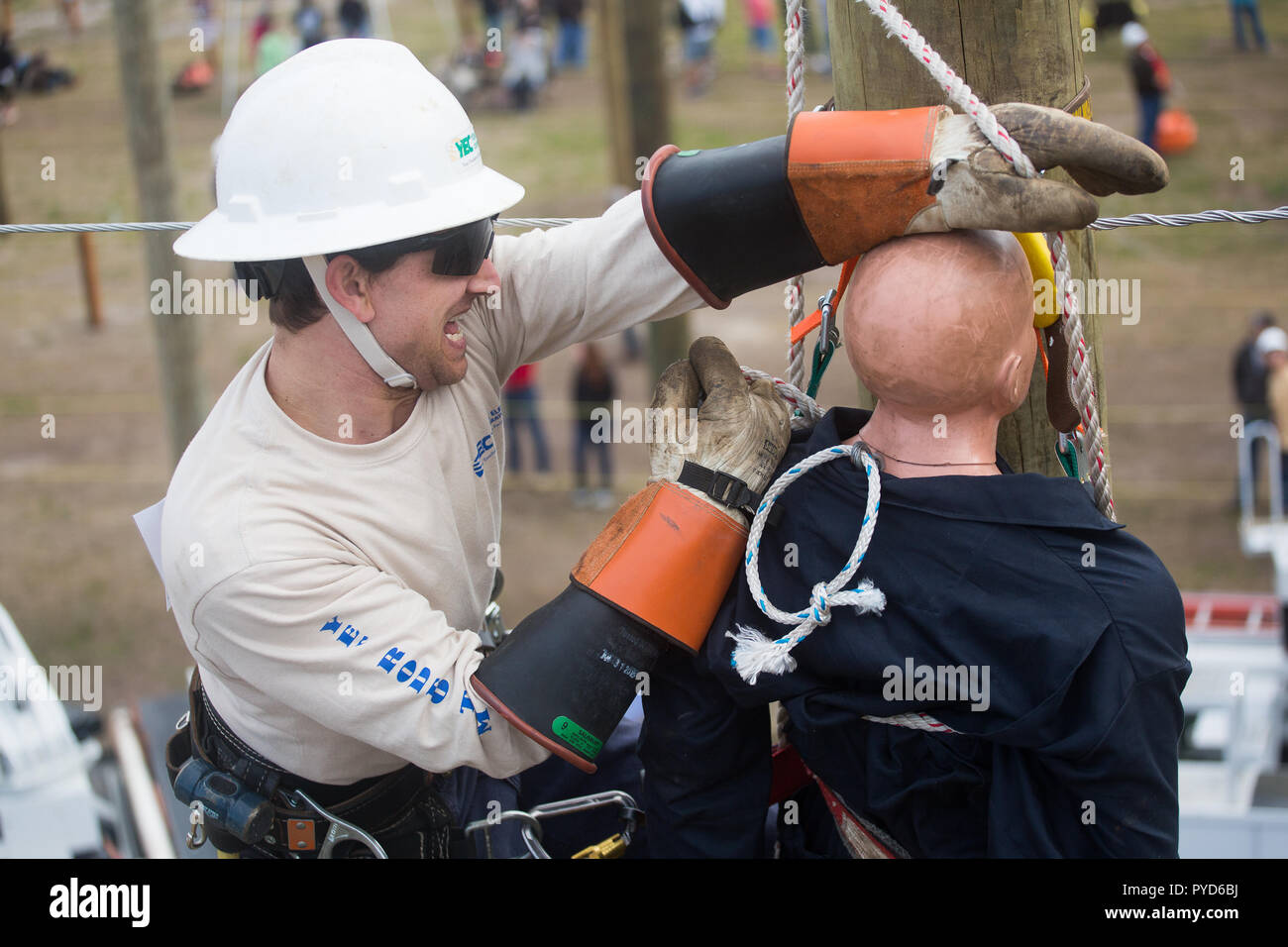 Lineman rodeo hi-res stock photography and images - Alamy
