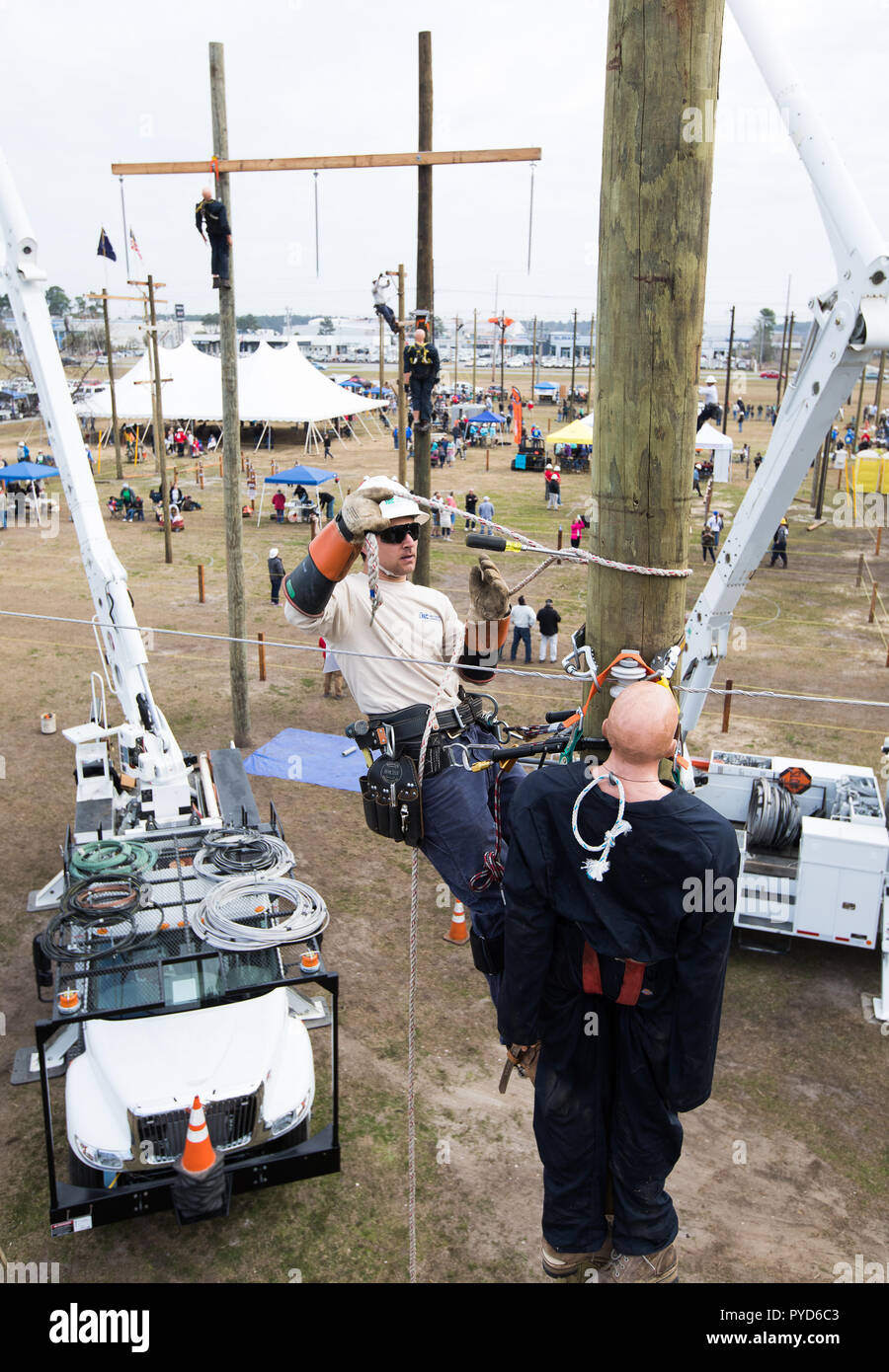 Lineman rodeo hi-res stock photography and images - Alamy