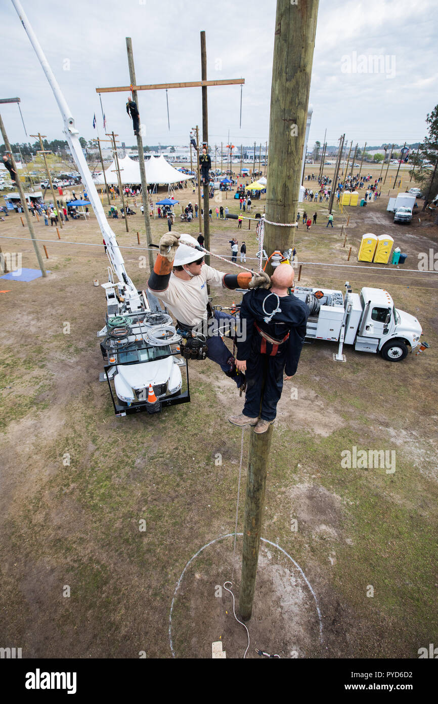 Lineman rodeo hi-res stock photography and images - Alamy