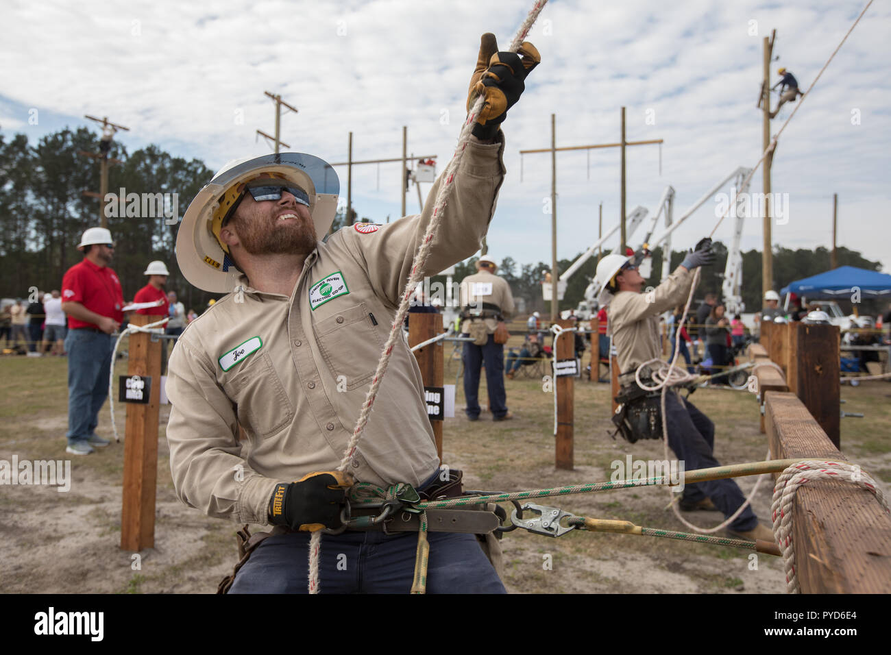 Lineman rodeo hi-res stock photography and images - Alamy