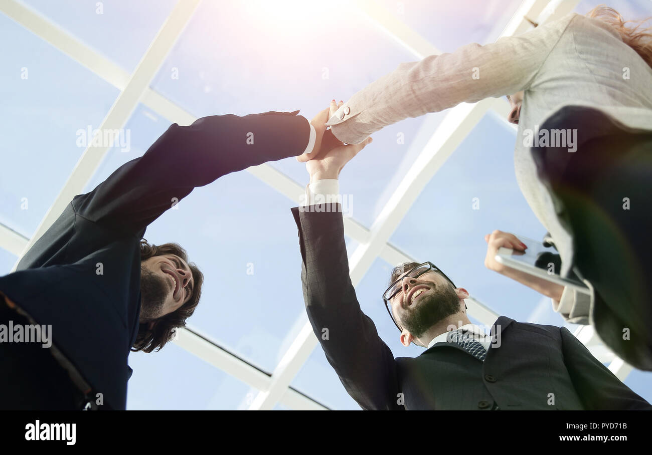 Successful business people handshaking closing a deal Stock Photo - Alamy