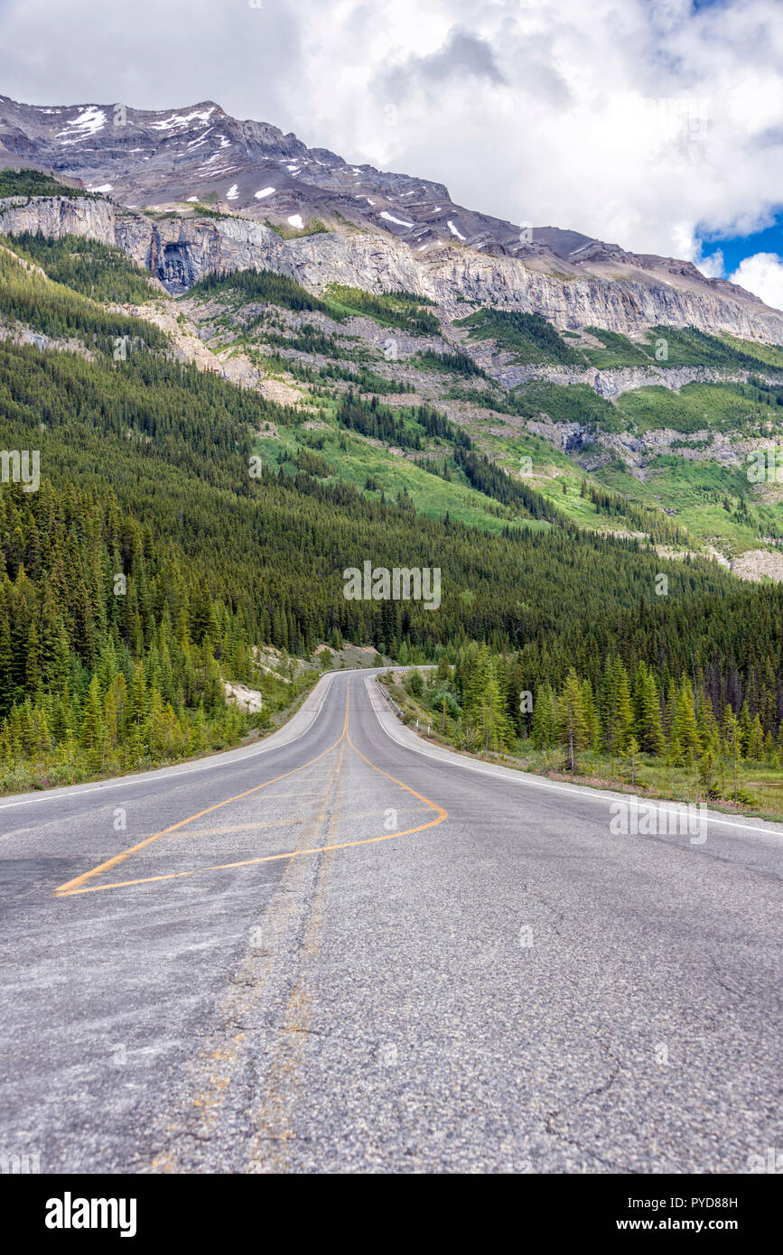 Icefields Parkway, Jasper National Park, Alberta, Canada Stock Photo ...