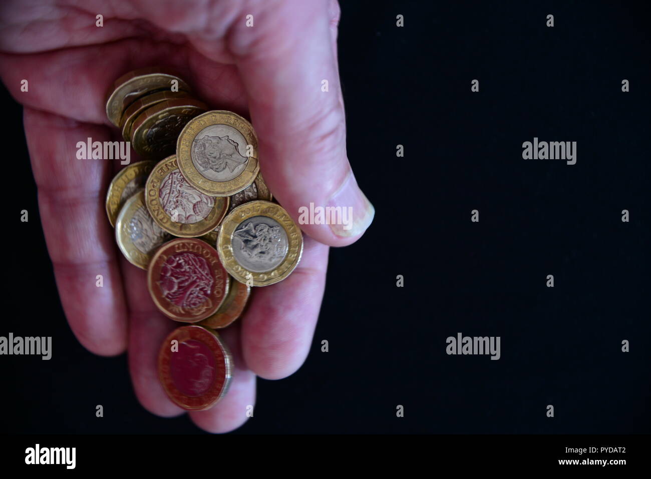 Cash in hand Stock Photo - Alamy