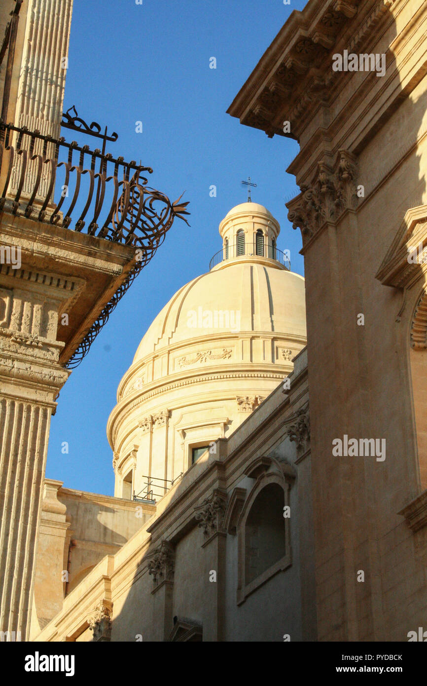 Baroque cathedral of Saint Nicholas with a neoclassical dome at Noto ...