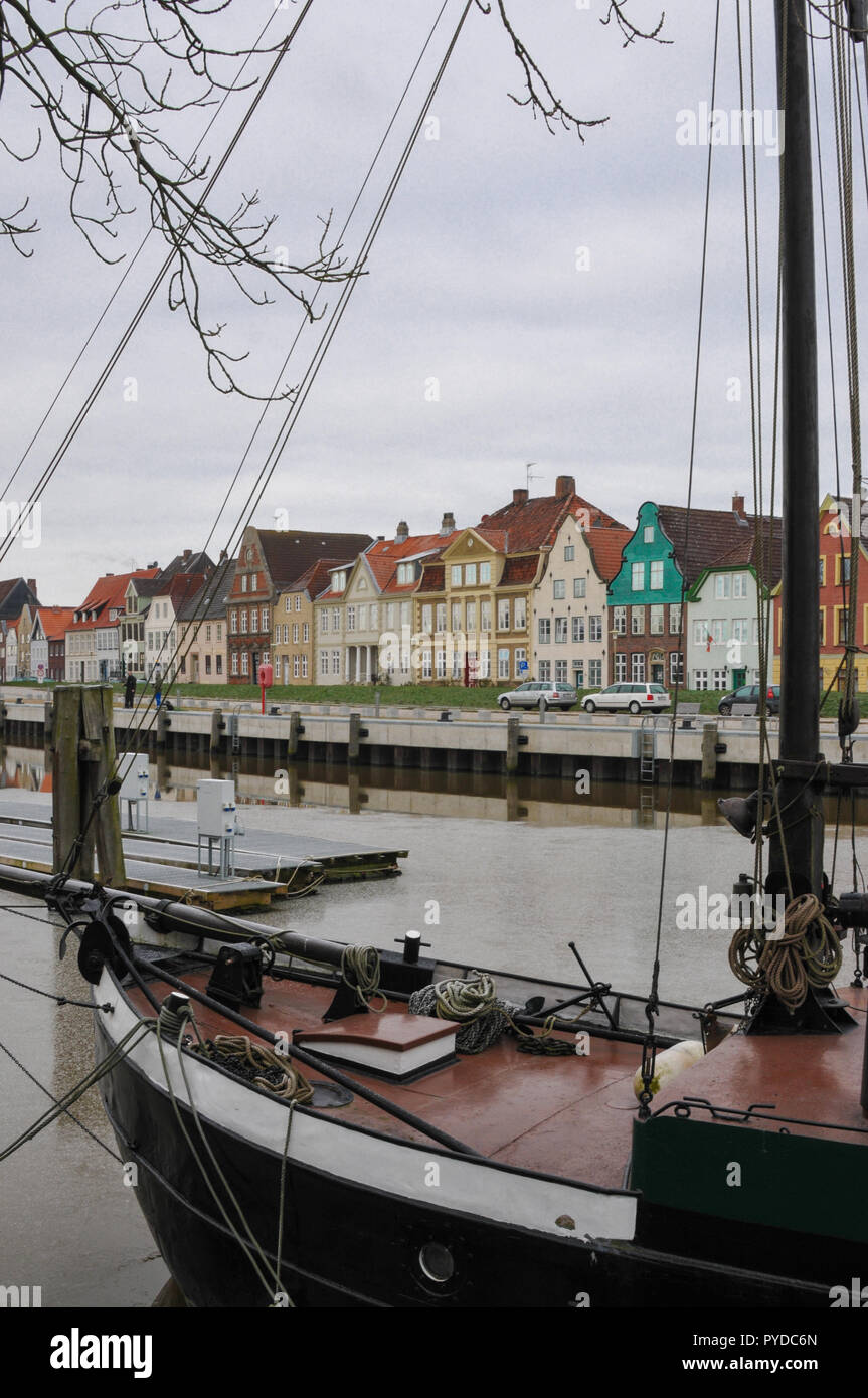 Old vessels hi-res stock photography and images - Alamy