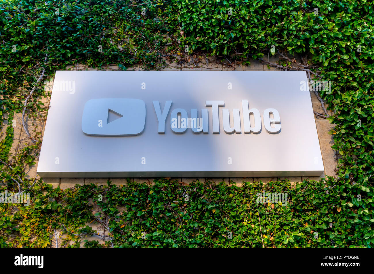 Youtube headquarters hi-res stock photography and images - Alamy