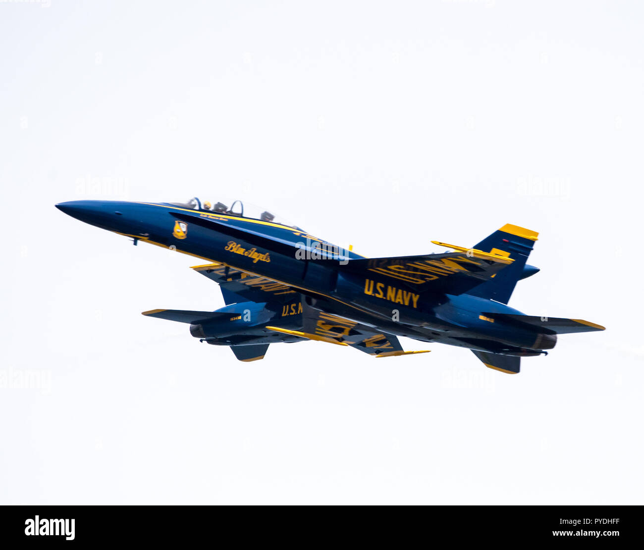 US Navy Blue Angels performing the Loop Break Cross Stock Photo - Alamy