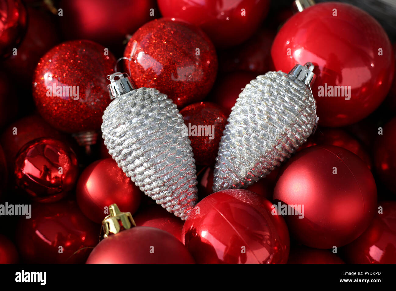 Sparkly christmas decorations hi-res stock photography and images - Alamy