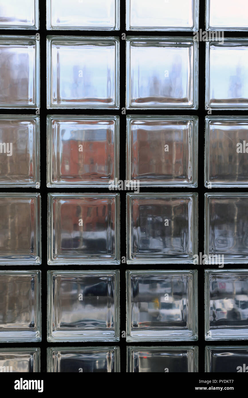 Glass squares hi-res stock photography and images - Alamy