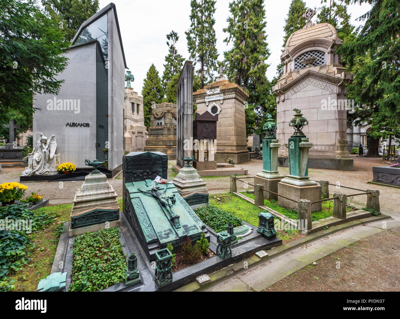 Cemetery architecture hi-res stock photography and images - Alamy