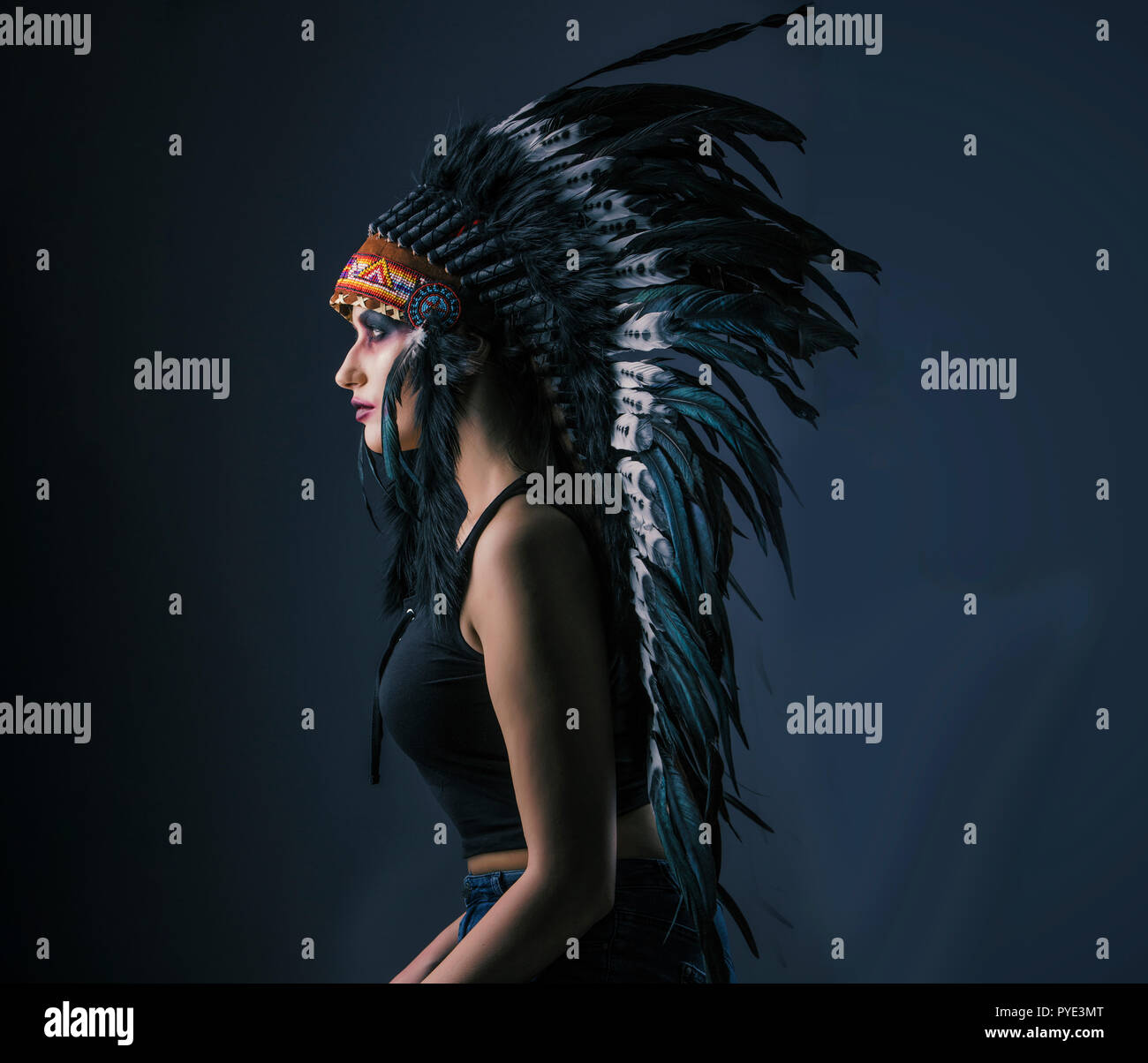 Native american indian woman red hi-res stock photography and images ...