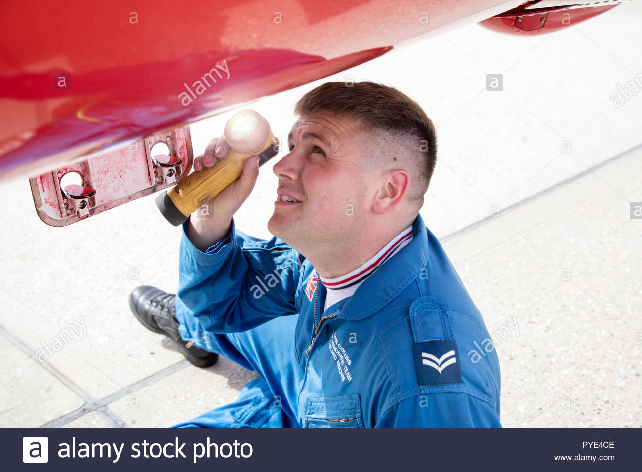 Using Arrows High Resolution Stock Photography and Images - Alamy