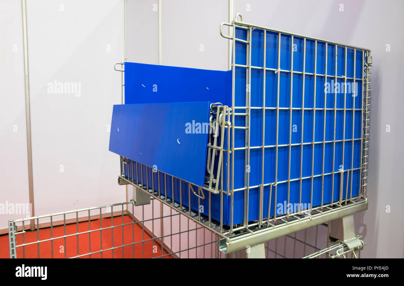 The wire mesh pallet ; multi purpose package Stock Photo - Alamy