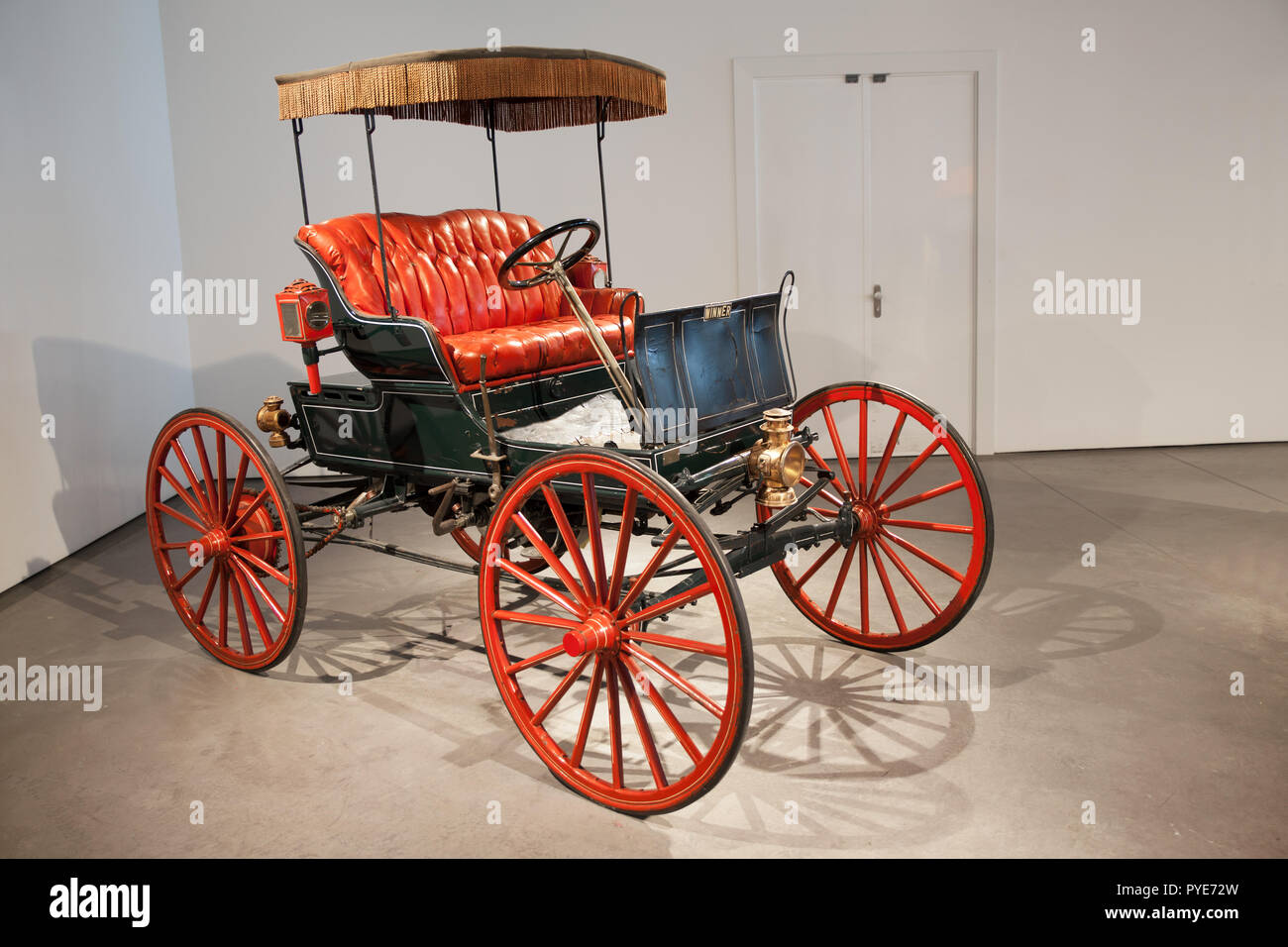 Hundred years old car hi-res stock photography and images - Alamy