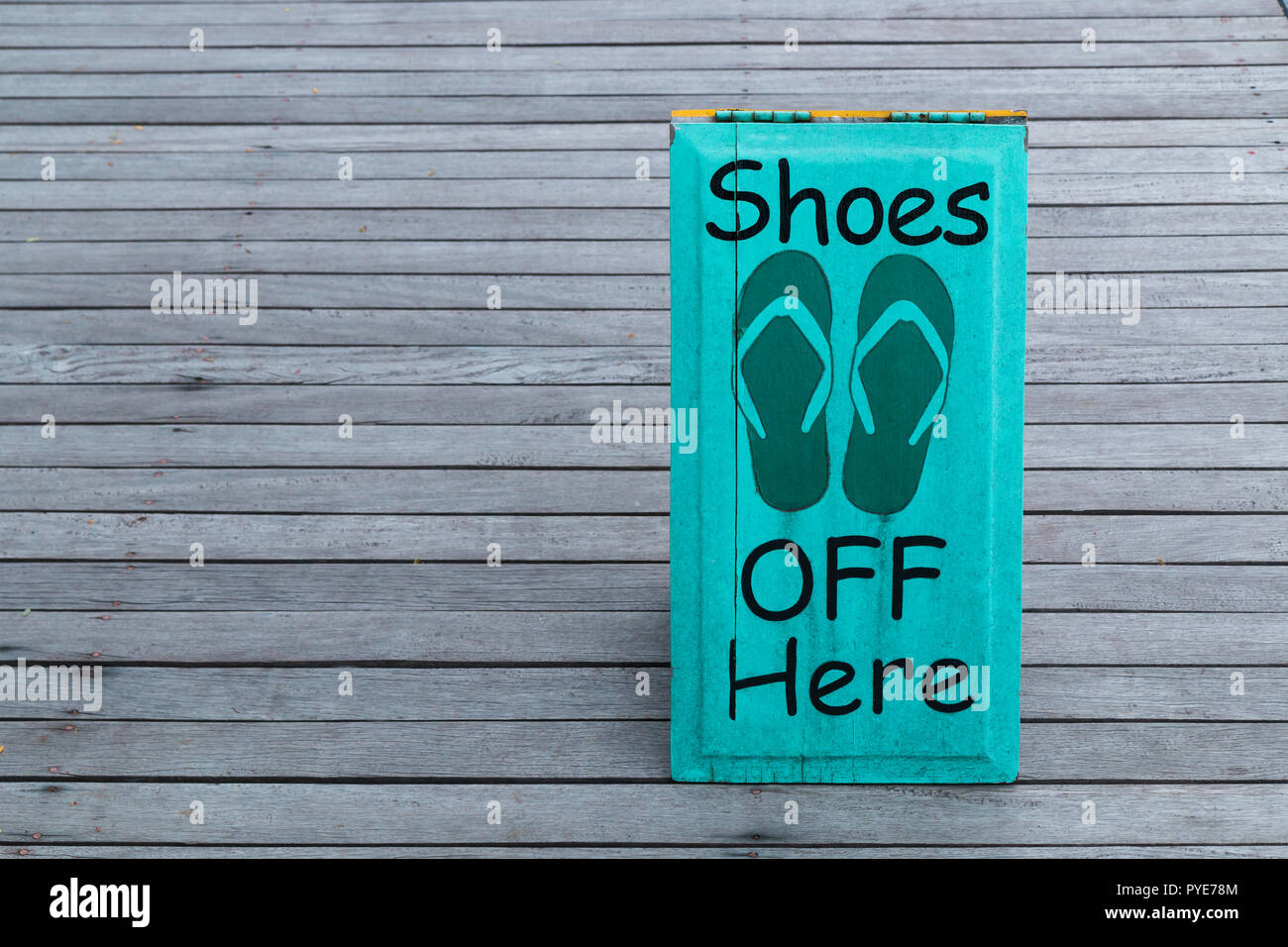 No shoes sign hi-res stock photography and images - Alamy