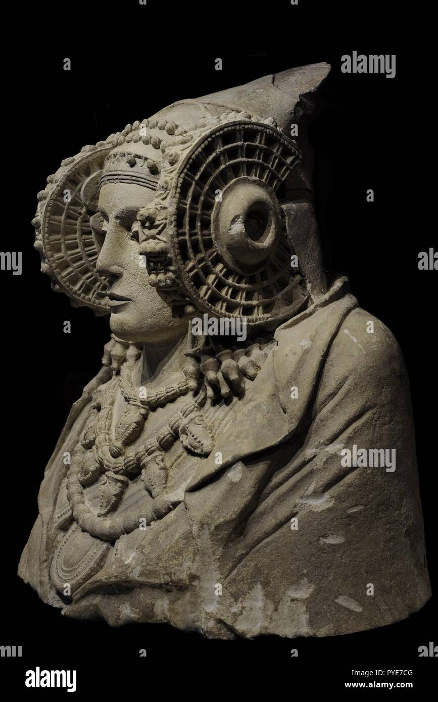 Dama de Elche. Busto femenino íbero, originalmente policromado. Siglos ...