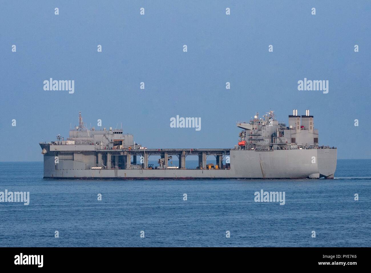 181022-N-UX013-1004 STRAIT OF HORMUZ (Oct. 22, 2018) The expeditionary mobile base platform ship ...