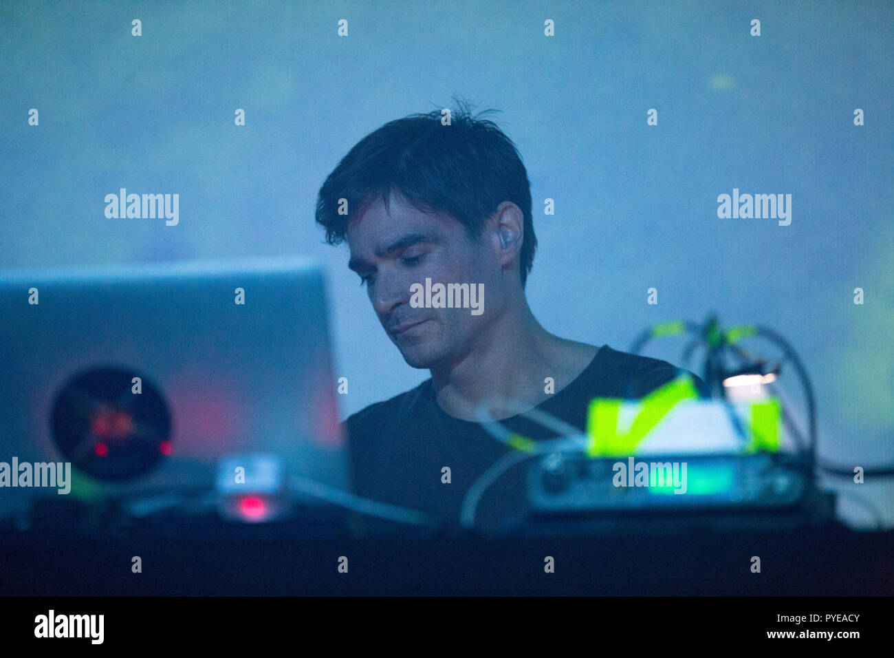 Jonathan julian hopkins hi-res stock photography and images - Alamy