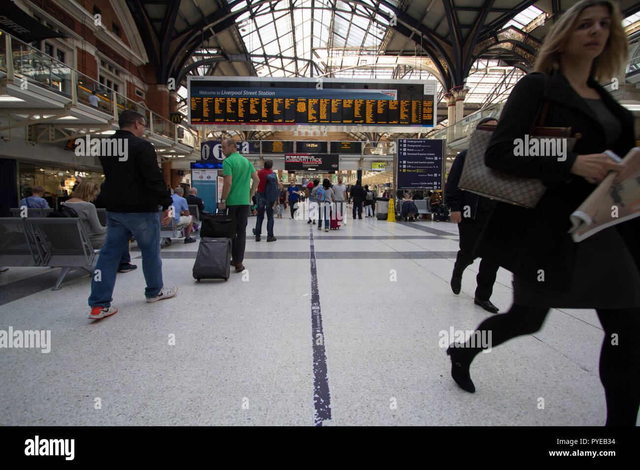 Liverpool street station platform indicator board Stock Photo - Alamy