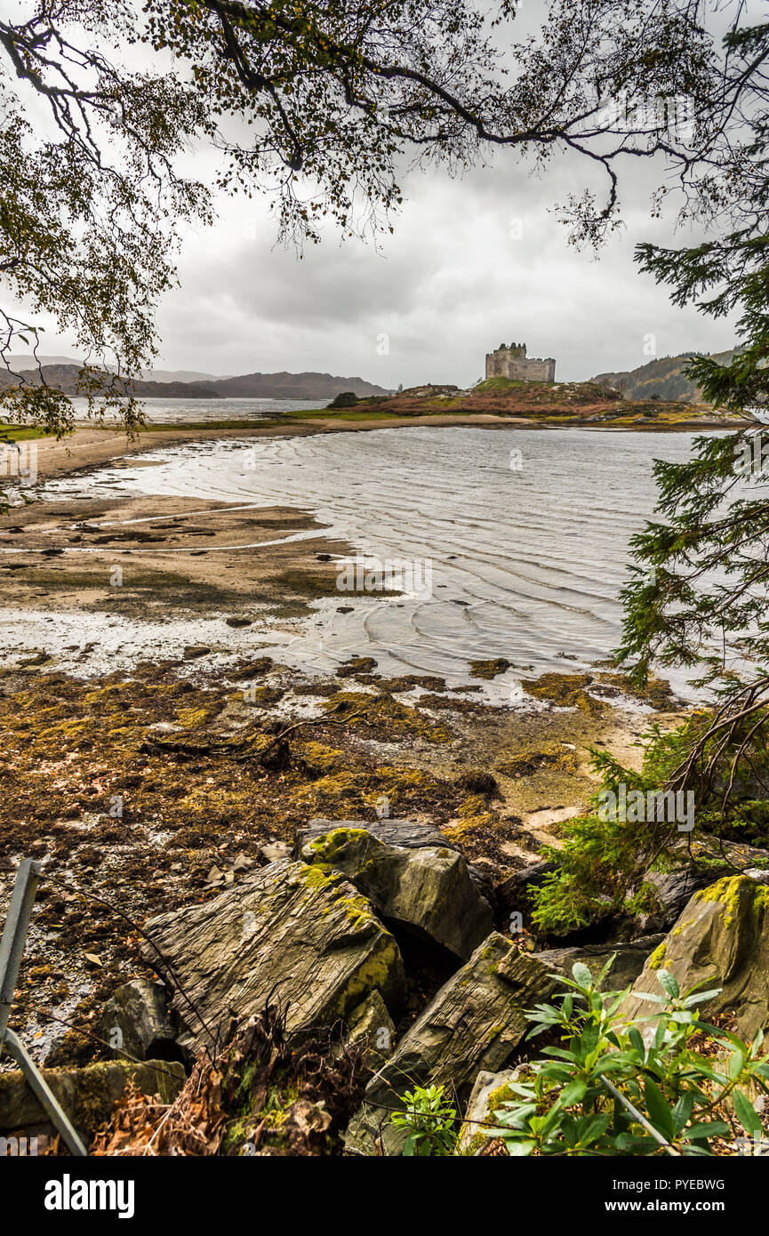 The ruins of Clan MacDonalds 13th century Castle Tioram on the shores ...