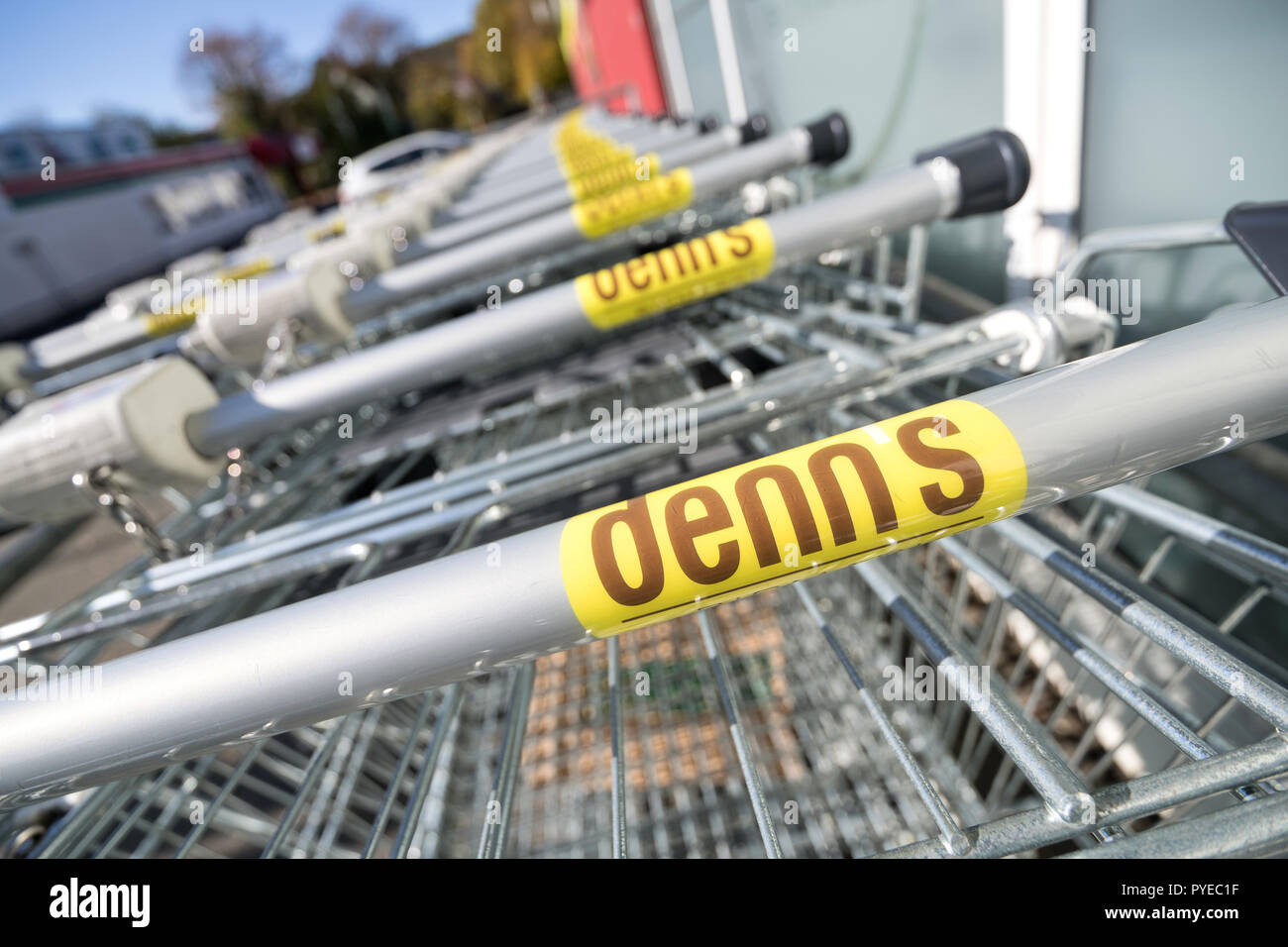 Row shop trolley hi-res stock photography and images - Alamy