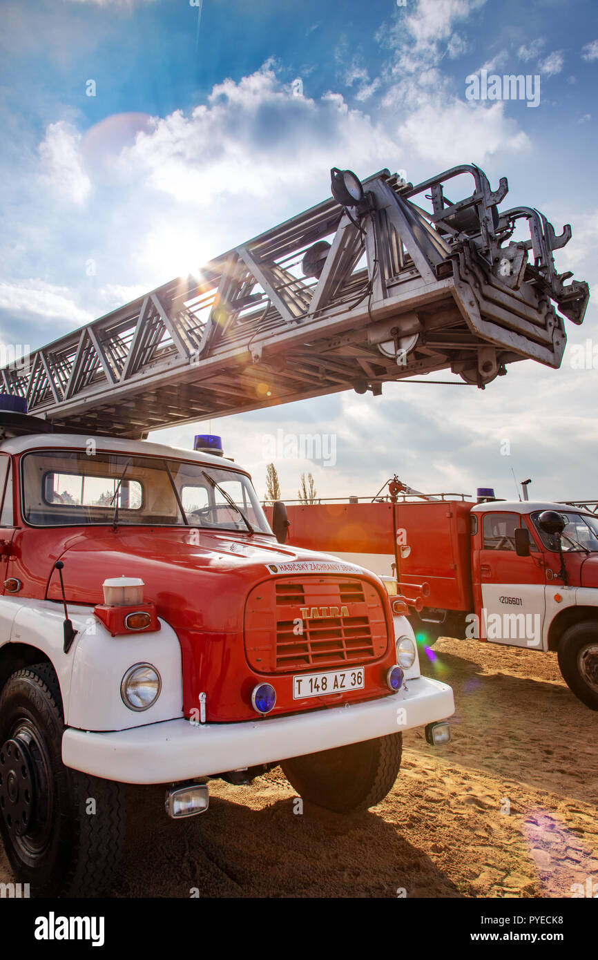 Czech fire brigade car - firefighters - Hasiči ČR / hasičské auto ...