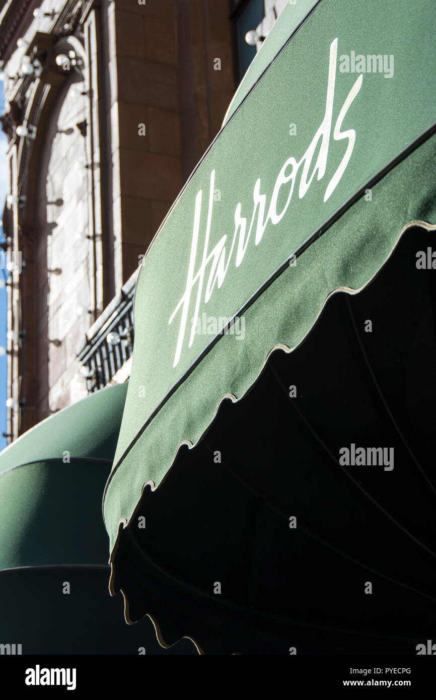 Harrods store awning hi-res stock photography and images - Alamy