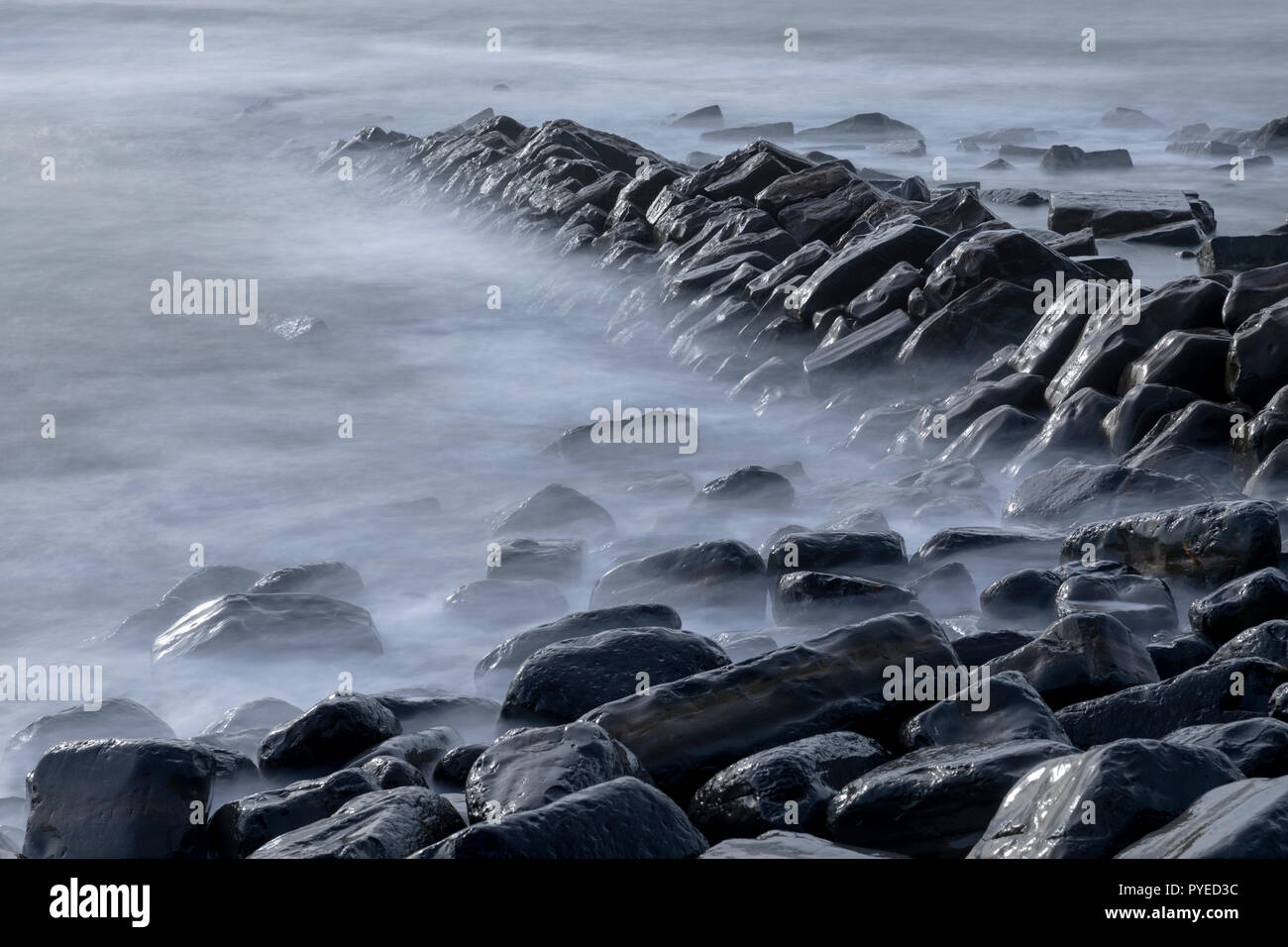 Shiny wet rocks hi-res stock photography and images - Alamy
