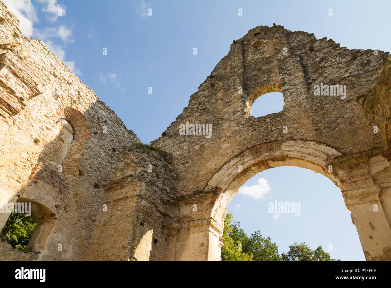 Walls ancient medieval castle hi-res stock photography and images - Alamy