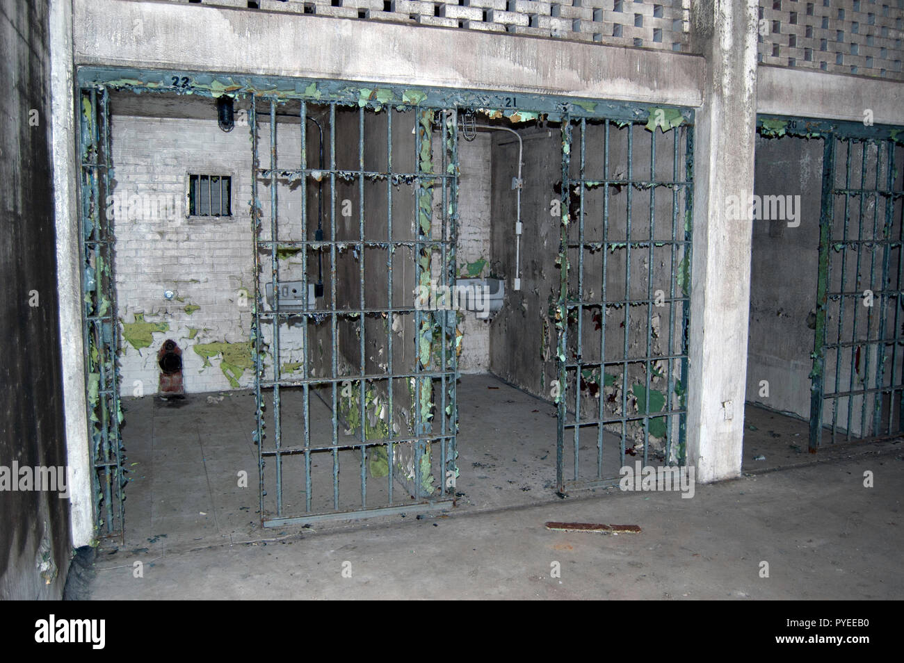 Empty jail cells hi-res stock photography and images - Alamy