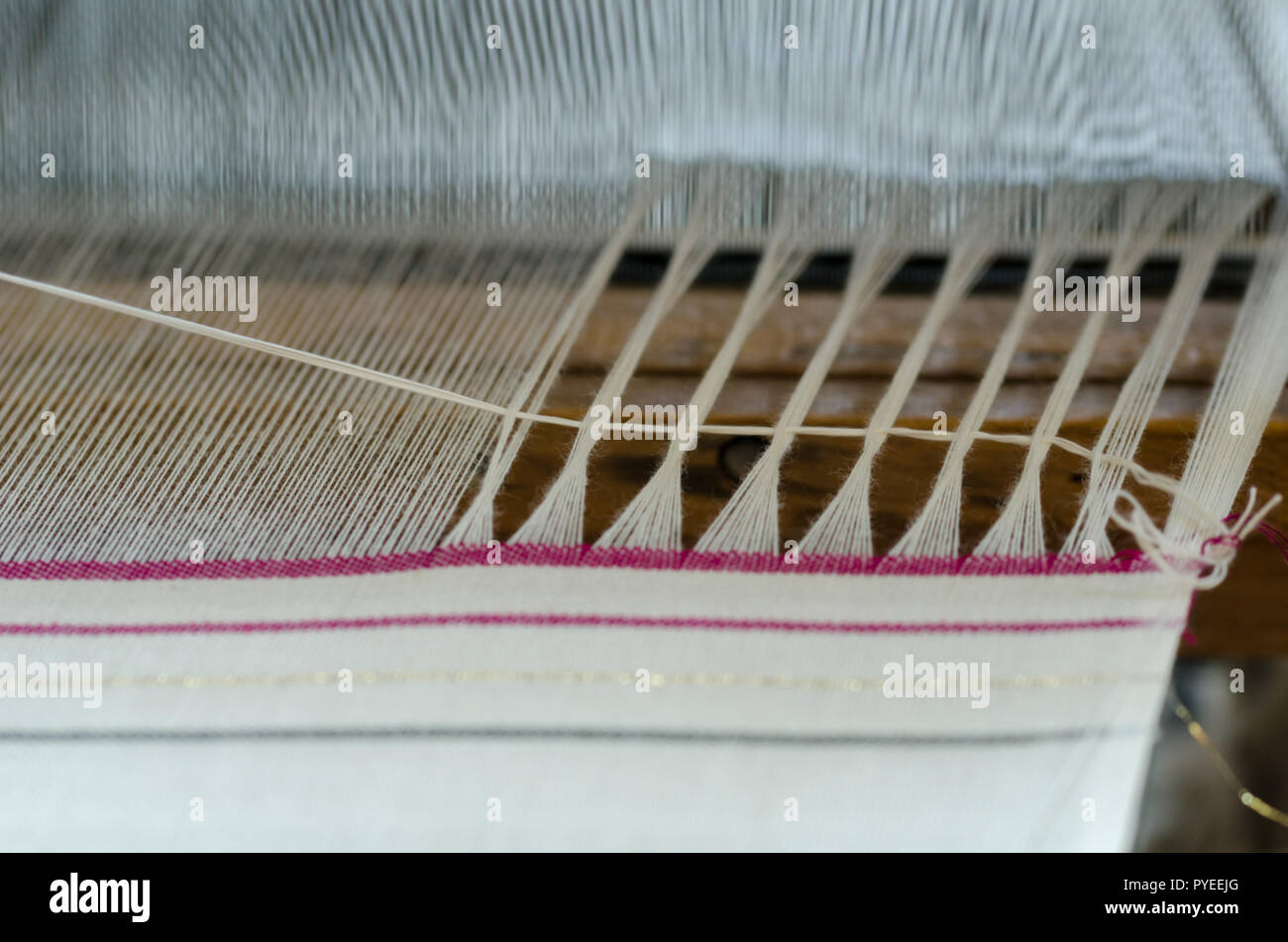 Horizontal loom hi-res stock photography and images - Alamy