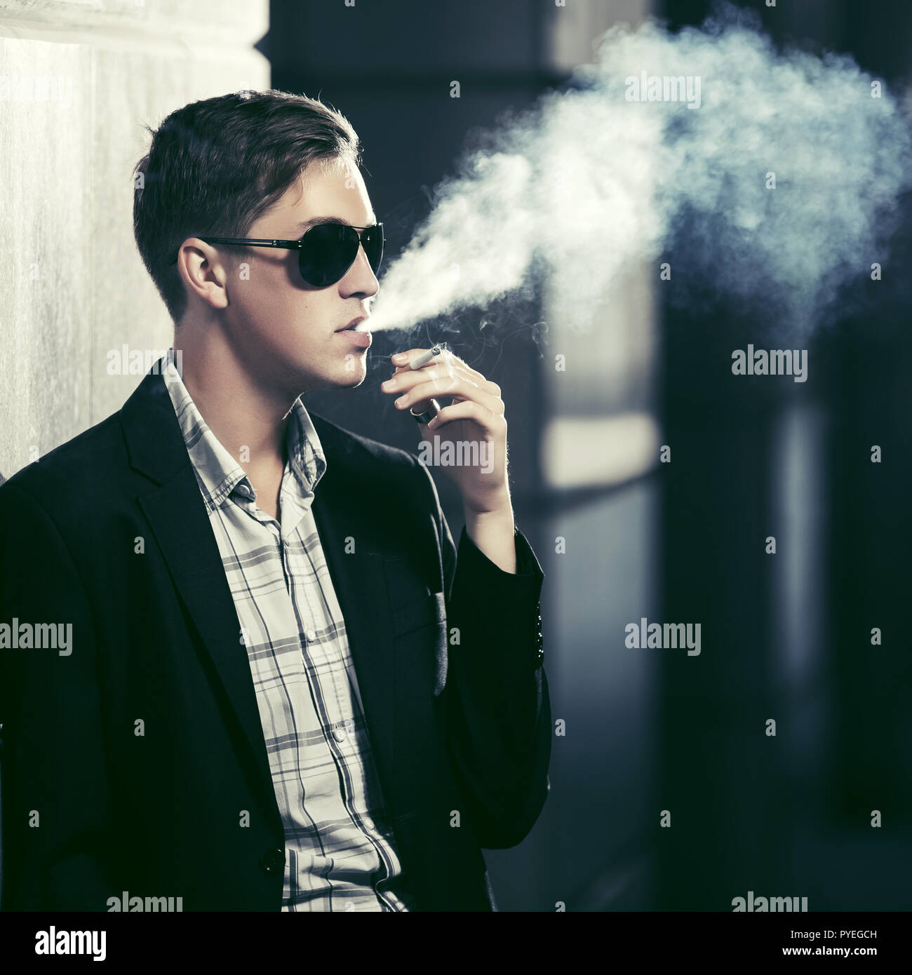 Smoking cigarette night hi-res stock photography and images - Alamy