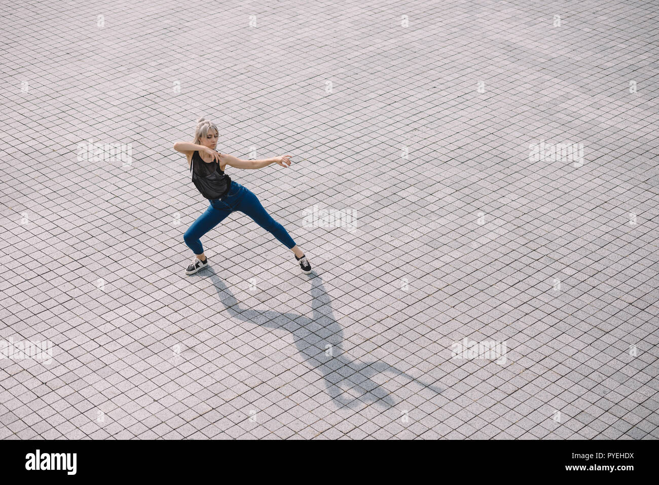 Woman performing contemporary dance hi-res stock photography and images ...