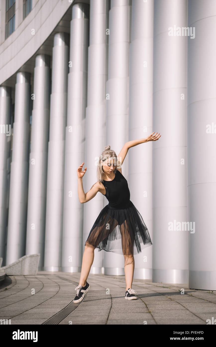 Columns sporty hi-res stock photography and images - Alamy