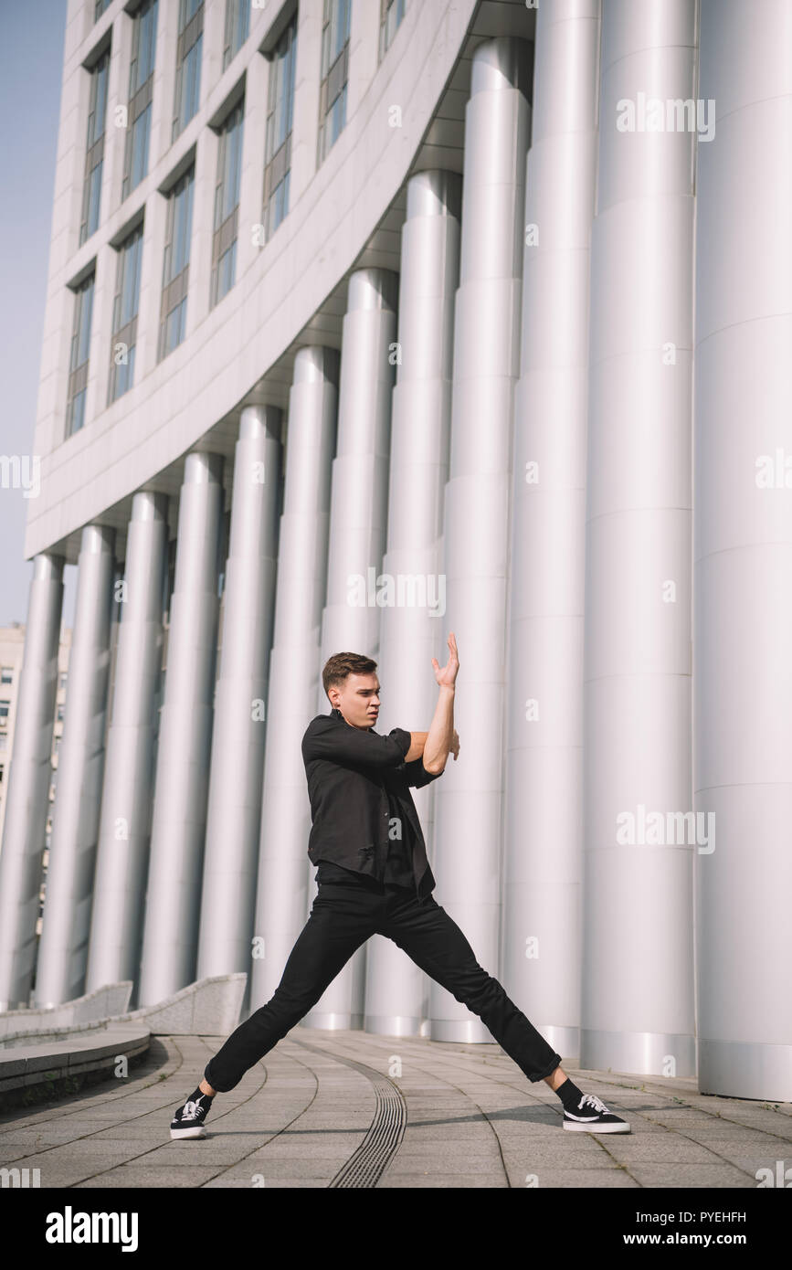 Columns sporty hi-res stock photography and images - Alamy