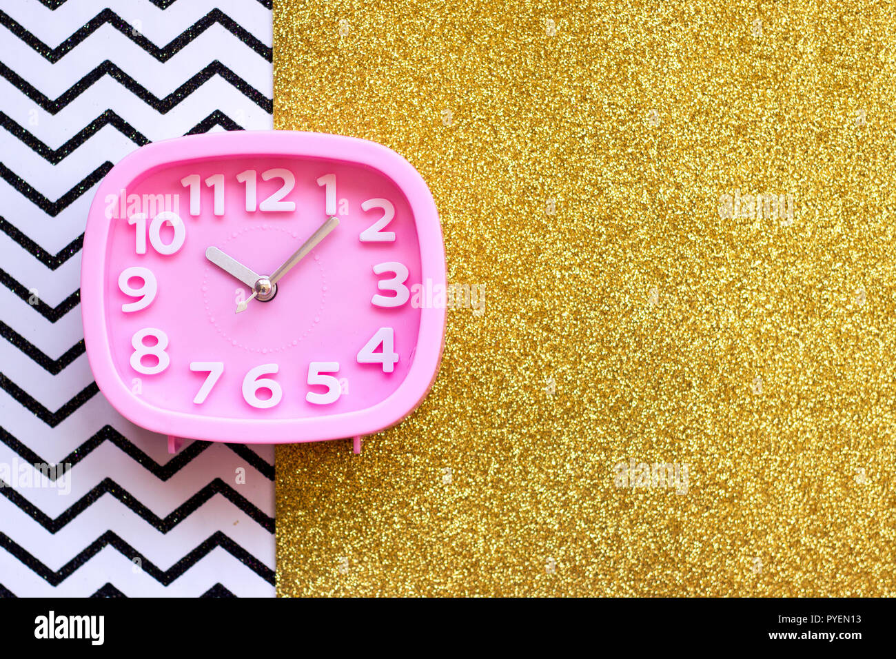 Golden alarm clock note hi-res stock photography and images - Alamy