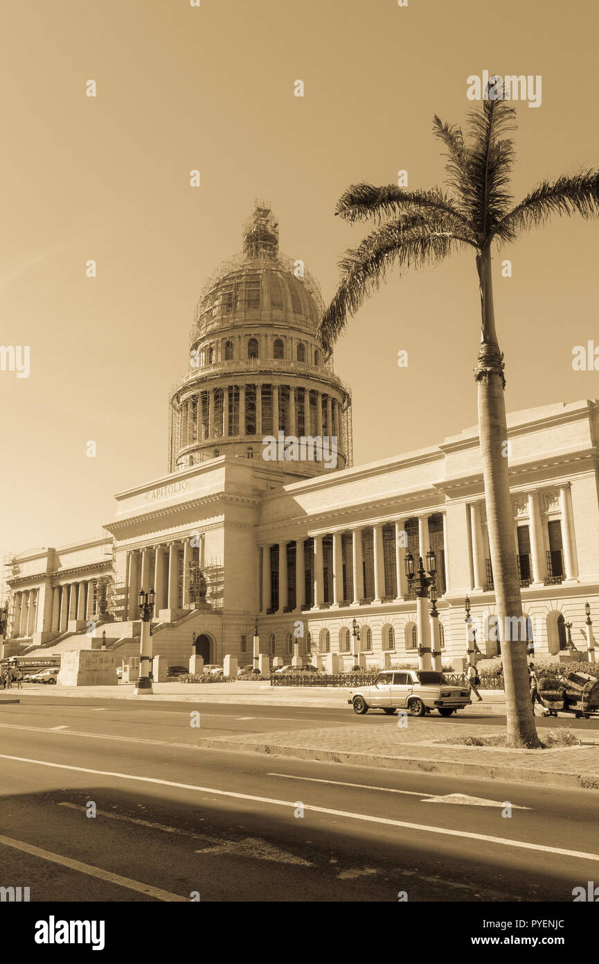 HAVANA, CUBA - JANUARY 16, 2017: Famous National Capitol (Capitolio ...