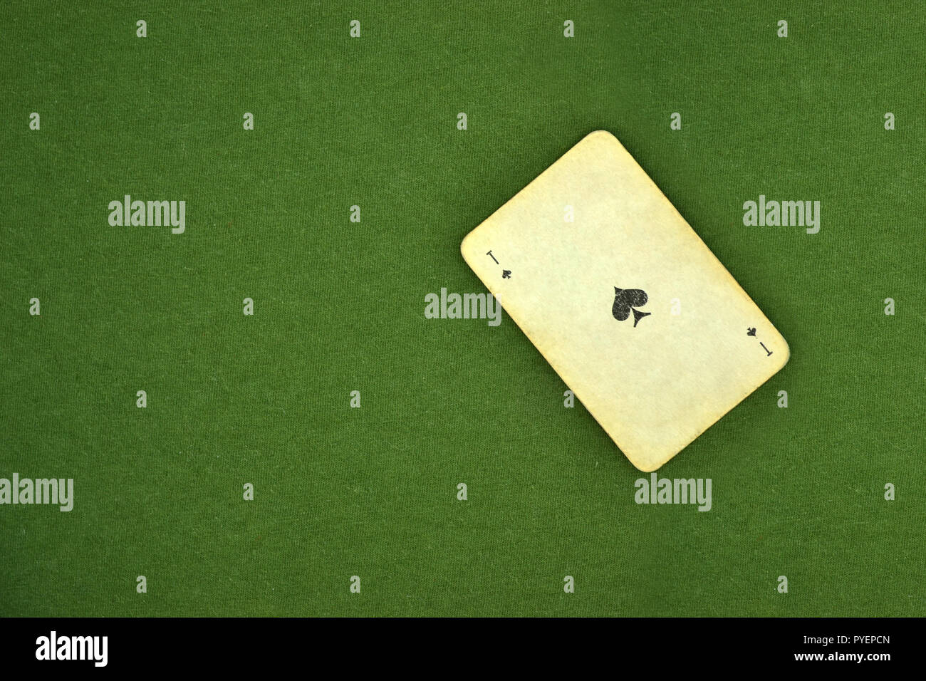 Playing card three spades hi-res stock photography and images - Alamy