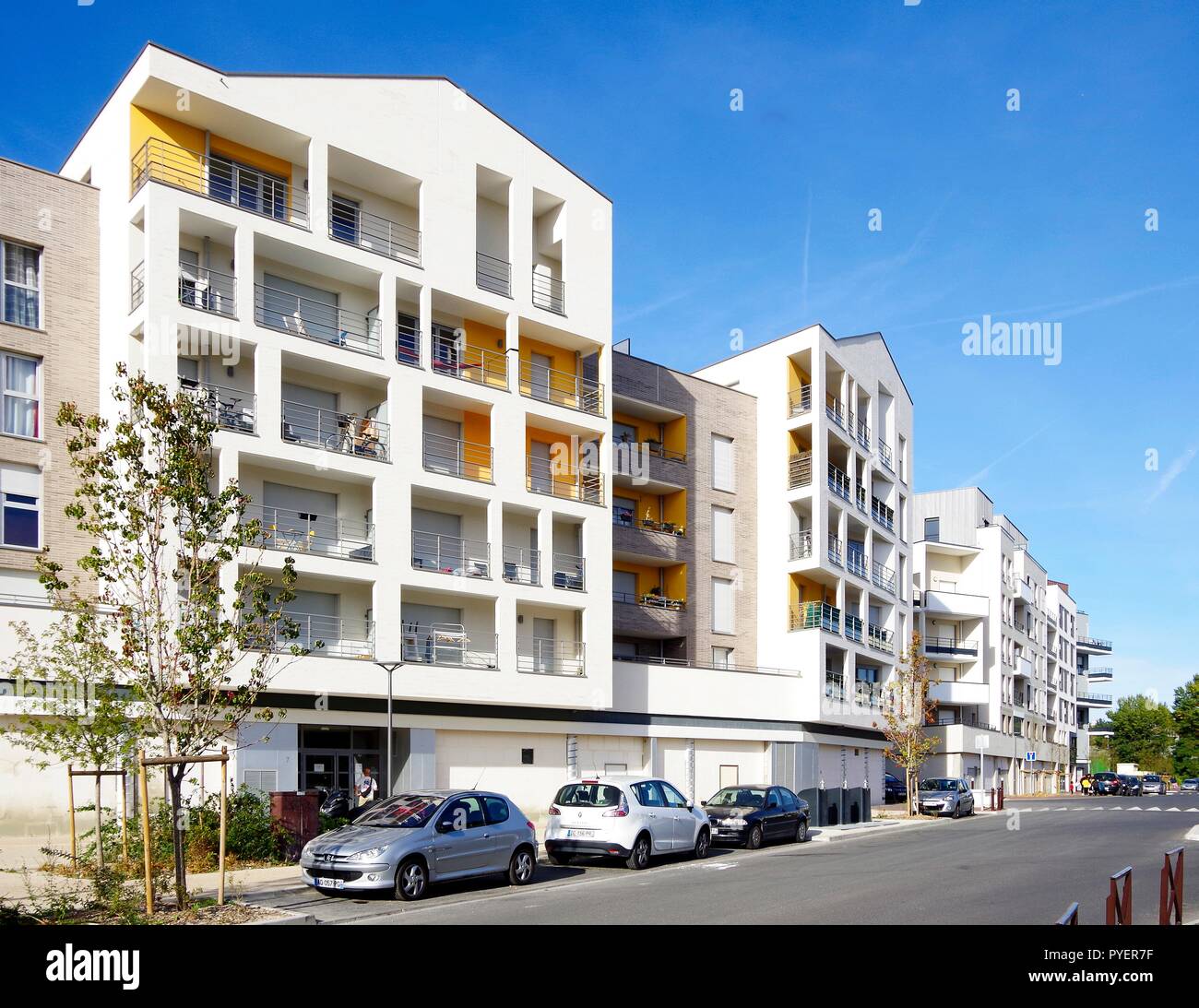 6 storey apartment buildings hi-res stock photography and images - Alamy